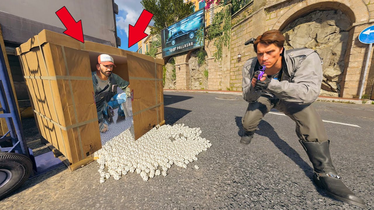 The craziest glitch hiding spot inside the boxes! | Hide and seek on ...
