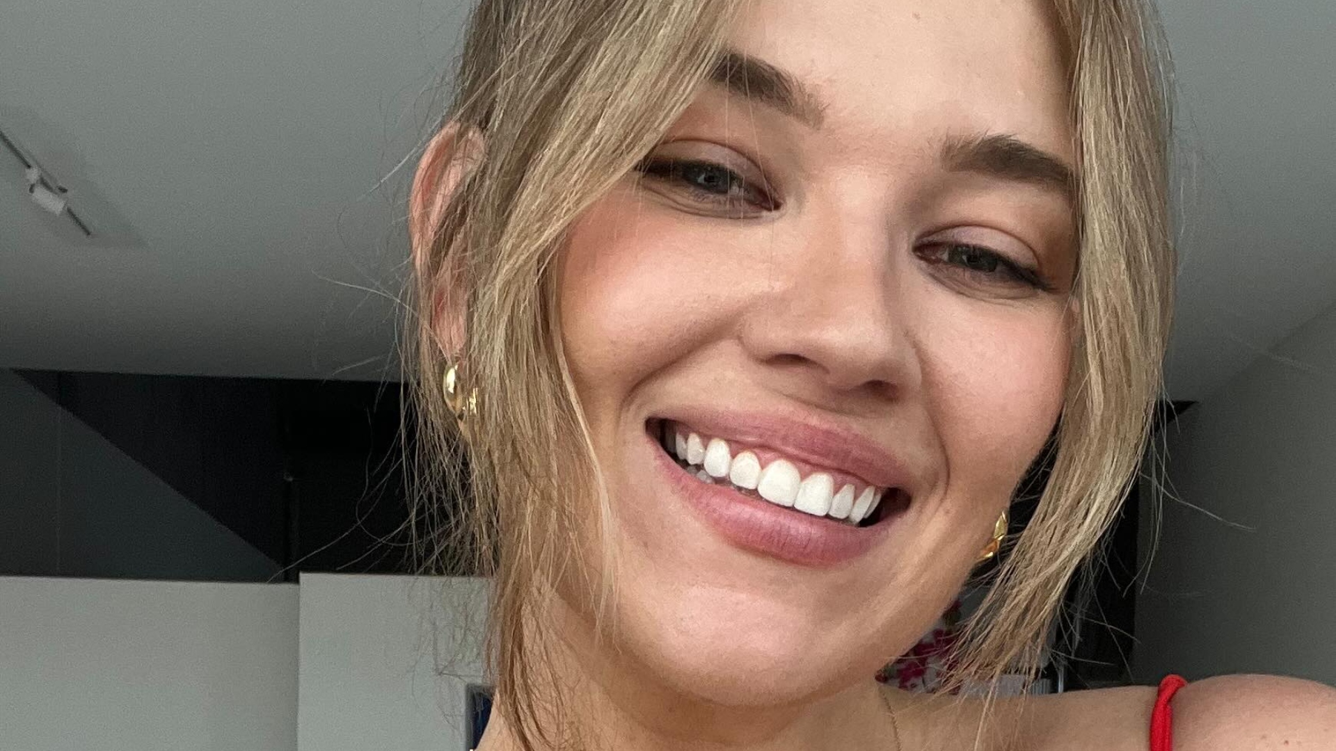 With her generous curves, this Australian model radiates