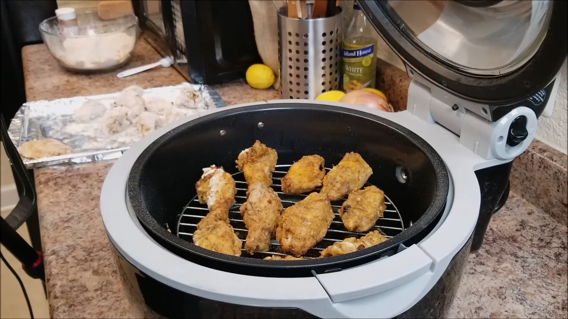 Crispy chicken wings made in an air fryer
