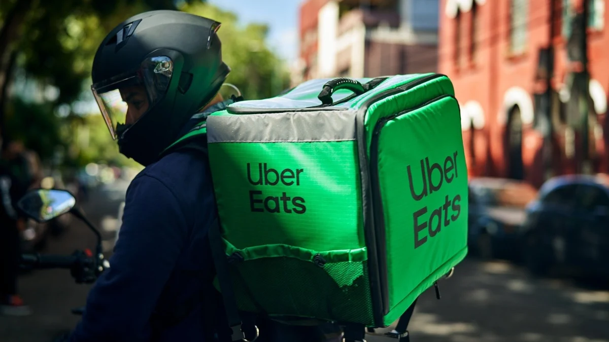 Uber Eats anuncia que dejará de repartir con autónomos tras la amenaza ...