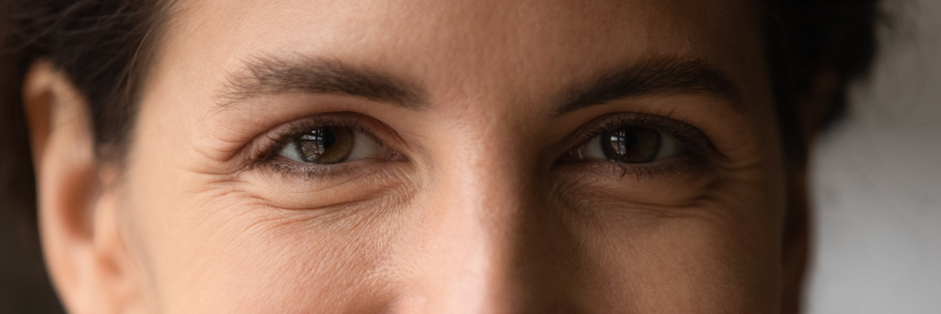 Improve your eye contact with these simple tips