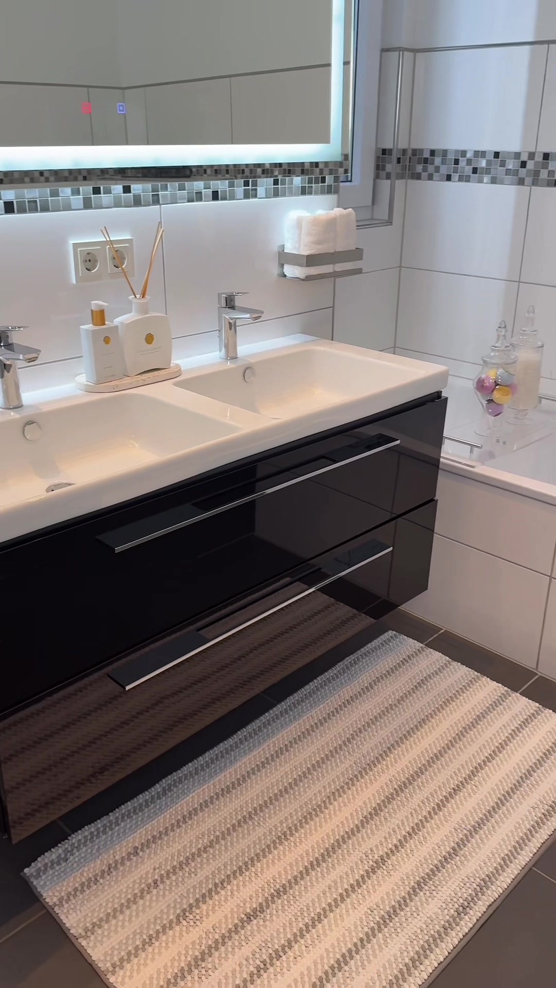 Step-by-step bathroom cleaning and organization