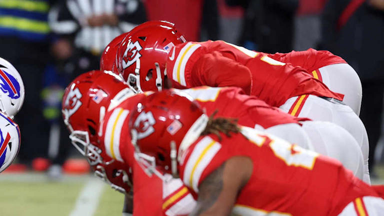 What plagues Chiefs’ O-line in latest power rankings