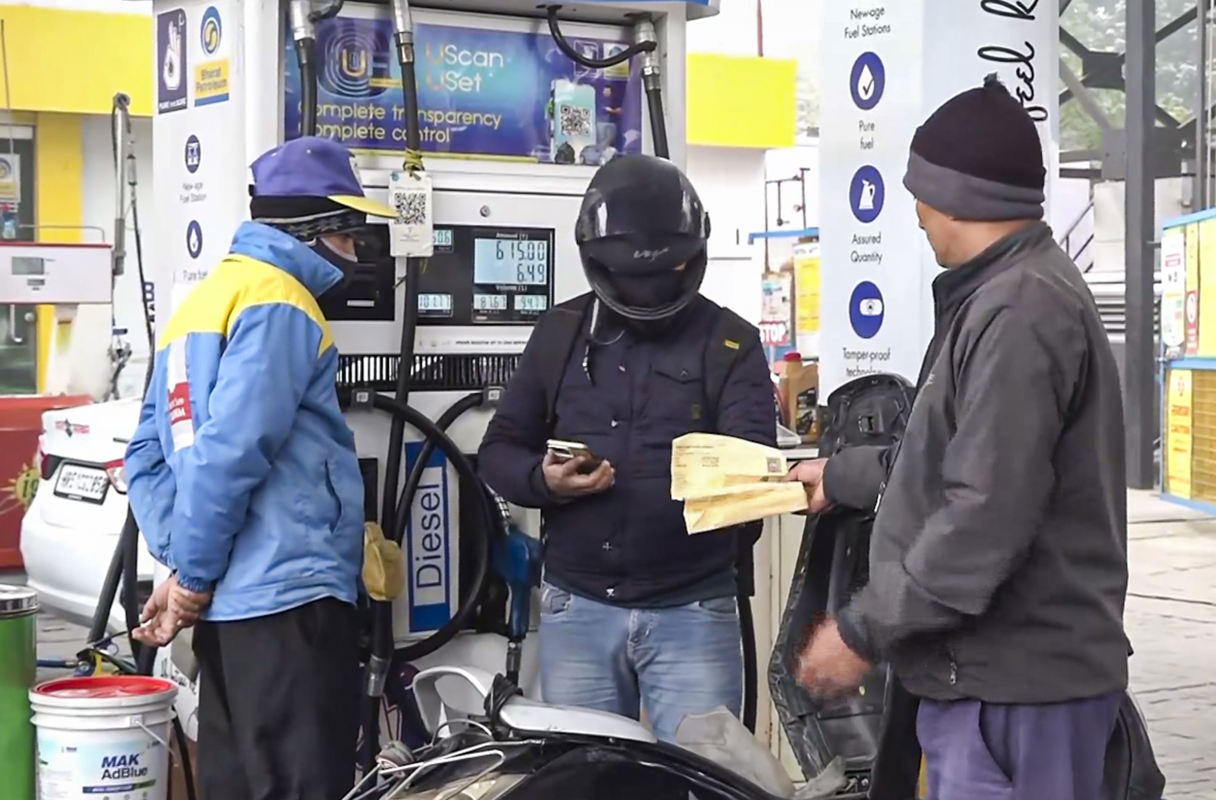 Oil makes a comeback amid transition hype, with India at the centre