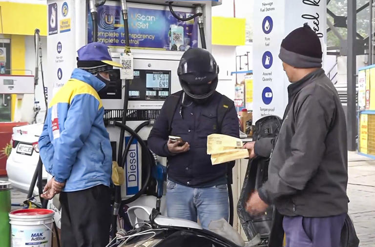 Delhi HC asks petitioner to move SC with plea to remove ban on BS IV ...