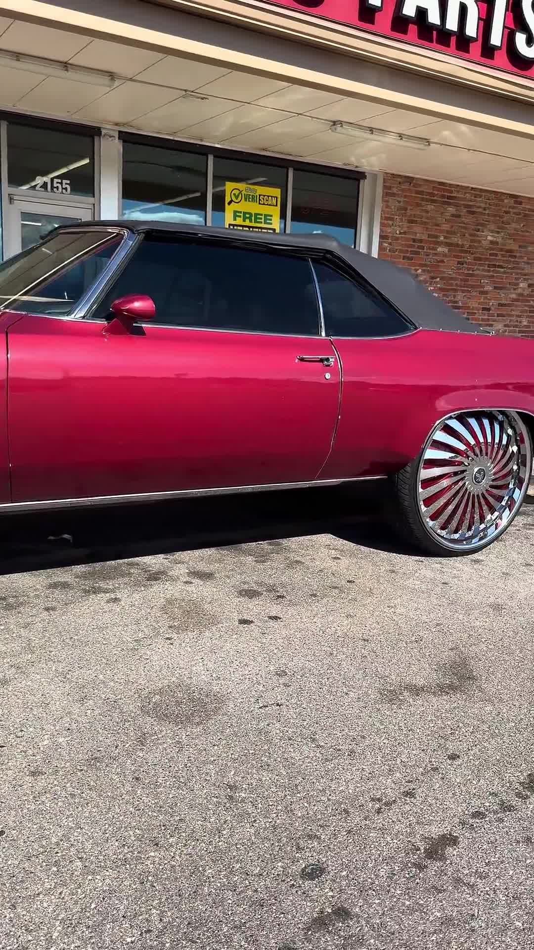 Oldsmobile Delta Vert on 30” DUB floaters