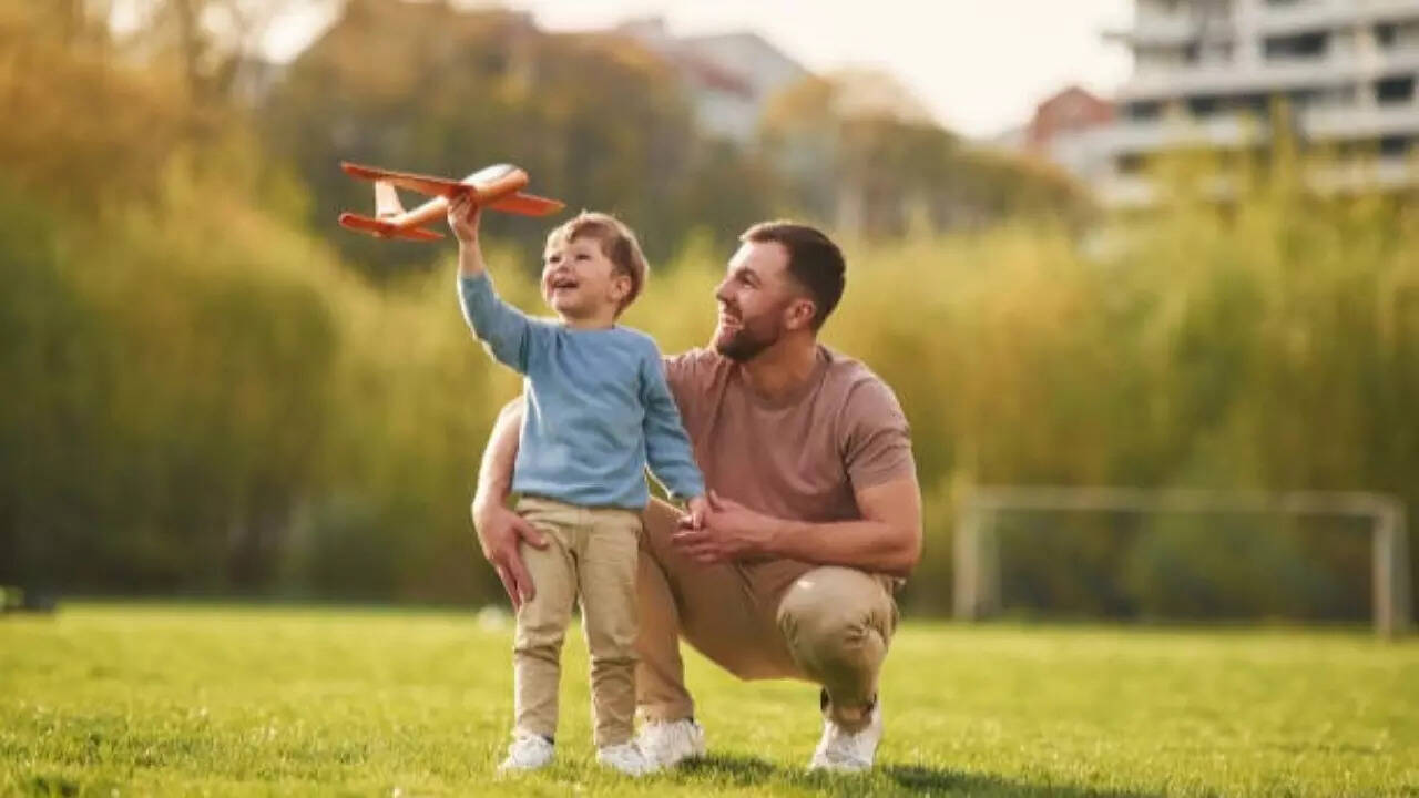 7 reasons why children love Dad more than Mom