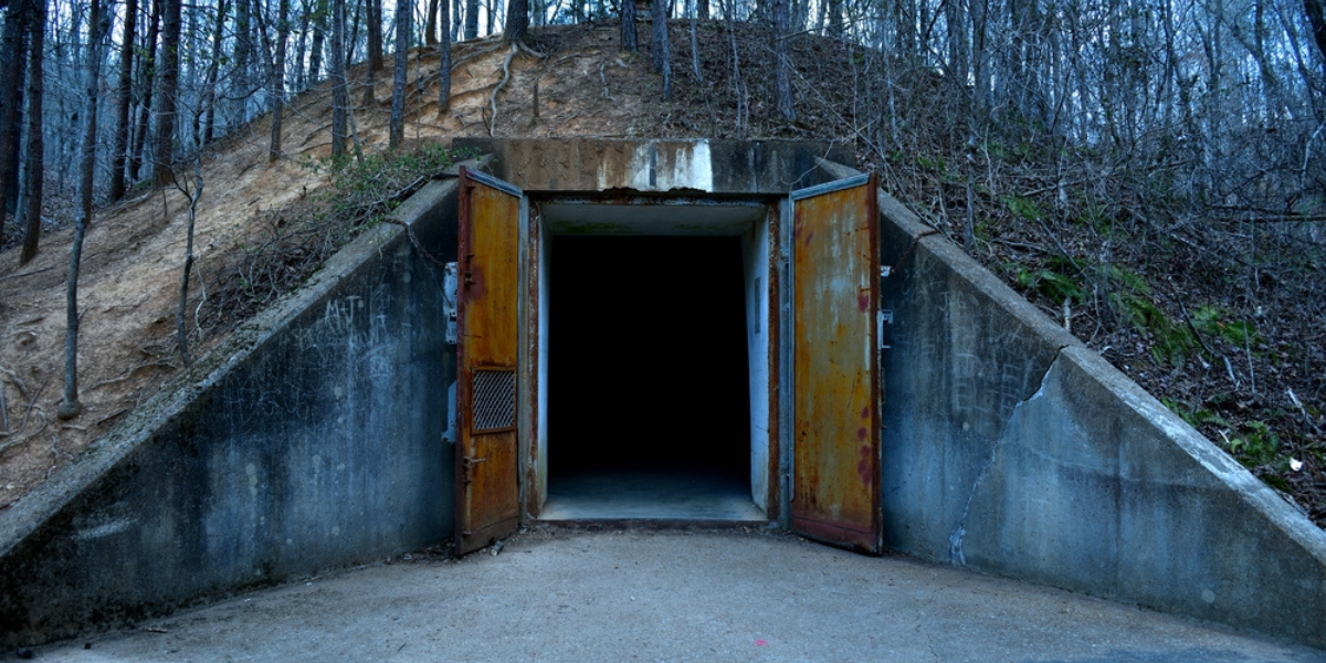Estonia begins building bunkers along Russian border