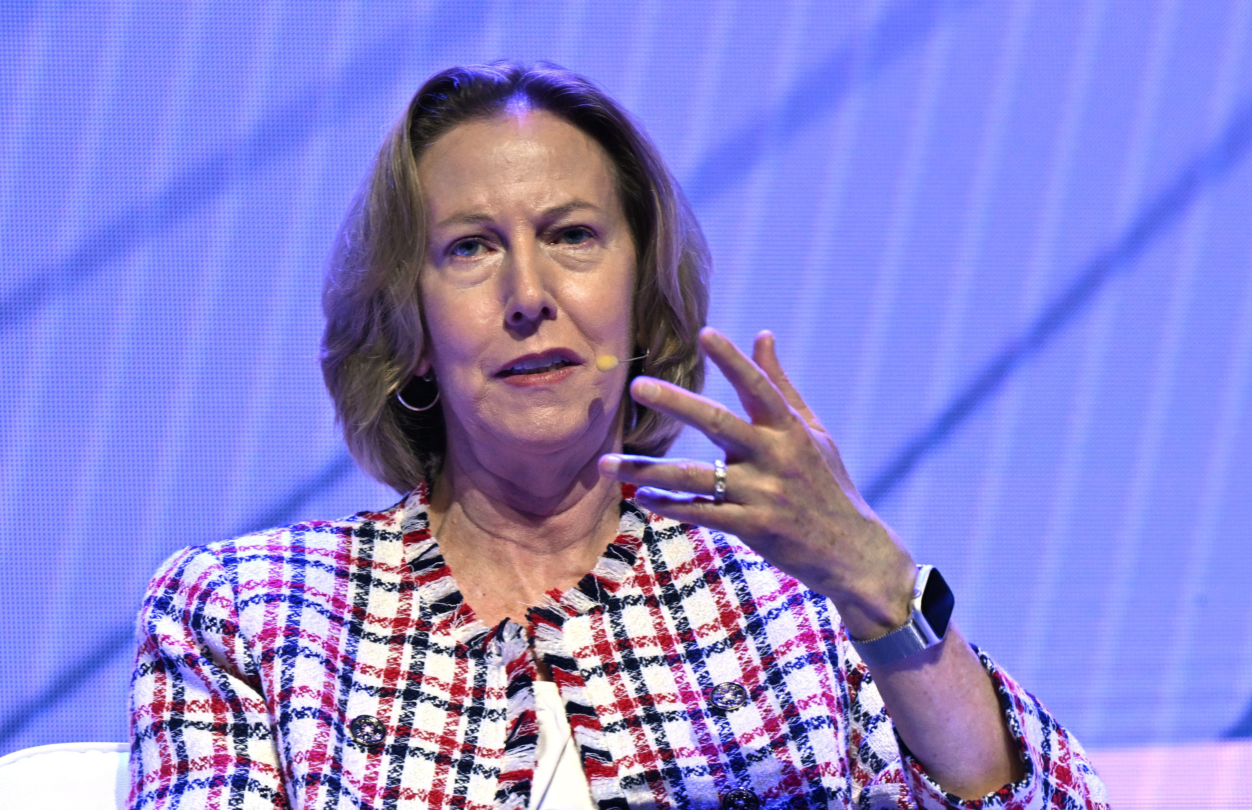 Trending tickers: BP, Oracle, Micron, Lululemon