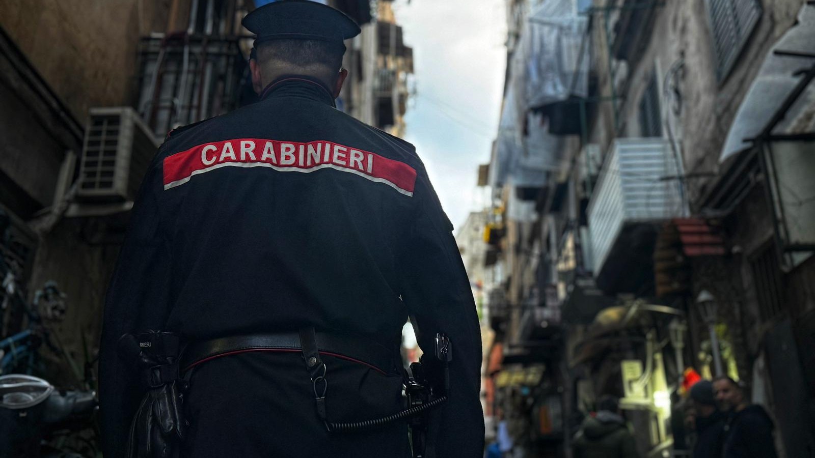 Agguato a Napoli, 48enne ucciso a colpi di pistola in strada: stava ...