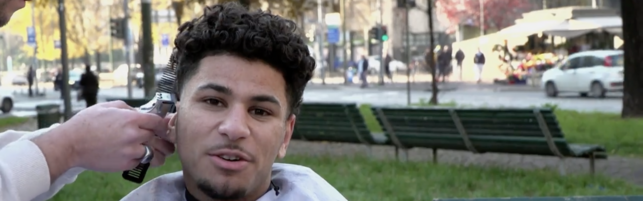 Milano, il barbiere dei maranza: "Taglio capelli in cambio di storie"