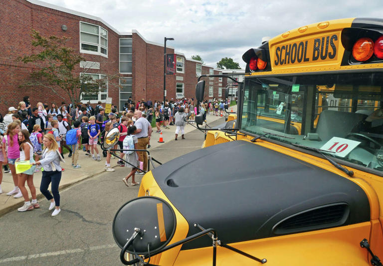 New Canaan schools cuts calendar to 180 days, sets final day of classes ...