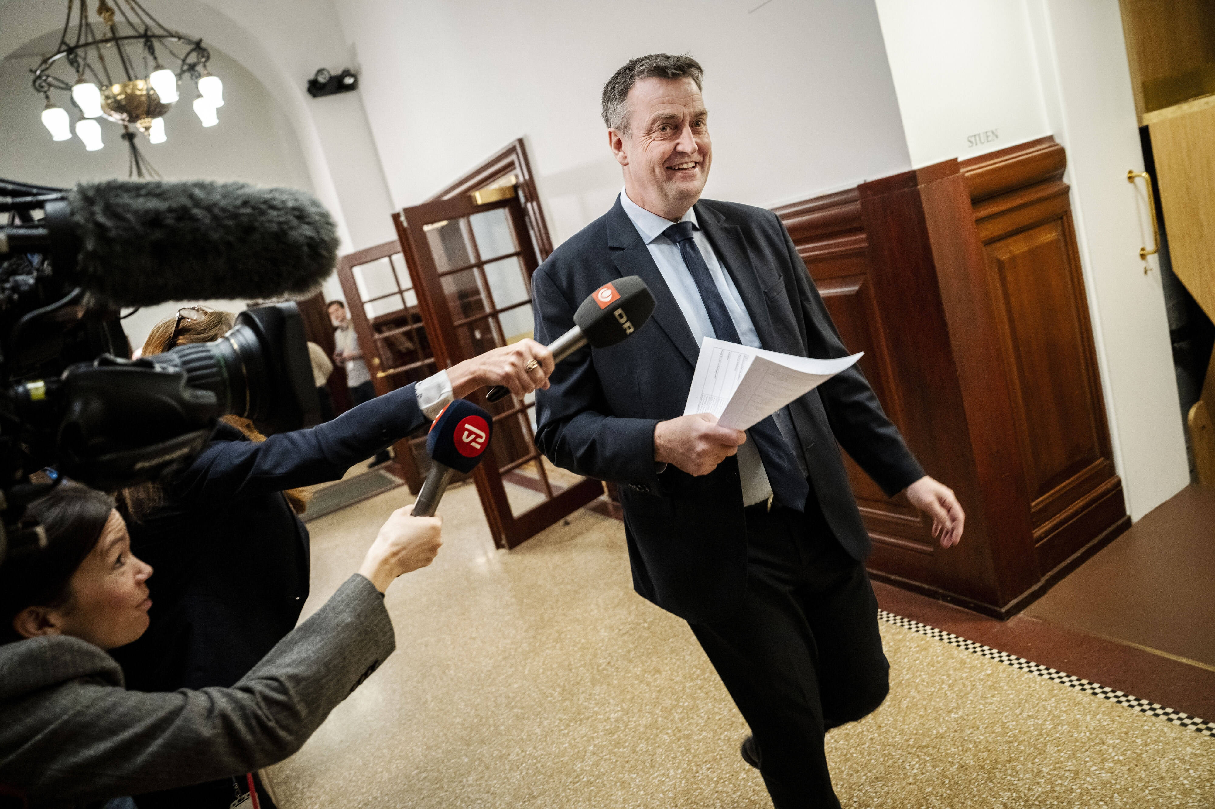 Nye regler for barselsorlov i Folketinget trækker ud