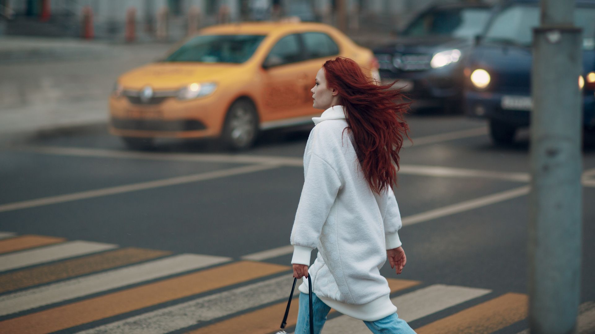 What 'thanking' cars while crossing the road says about your ...