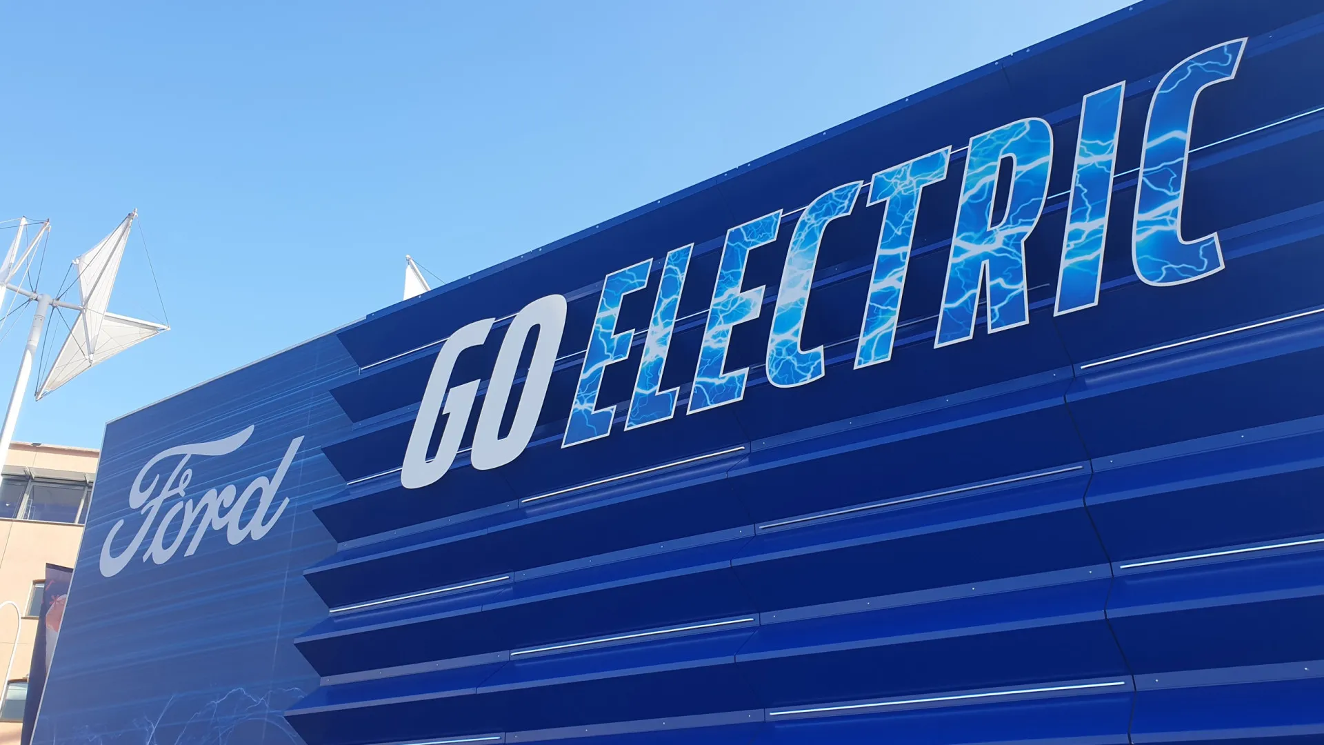Ford e LG terminam acordo de 5,5 mil milhões de euros para baterias