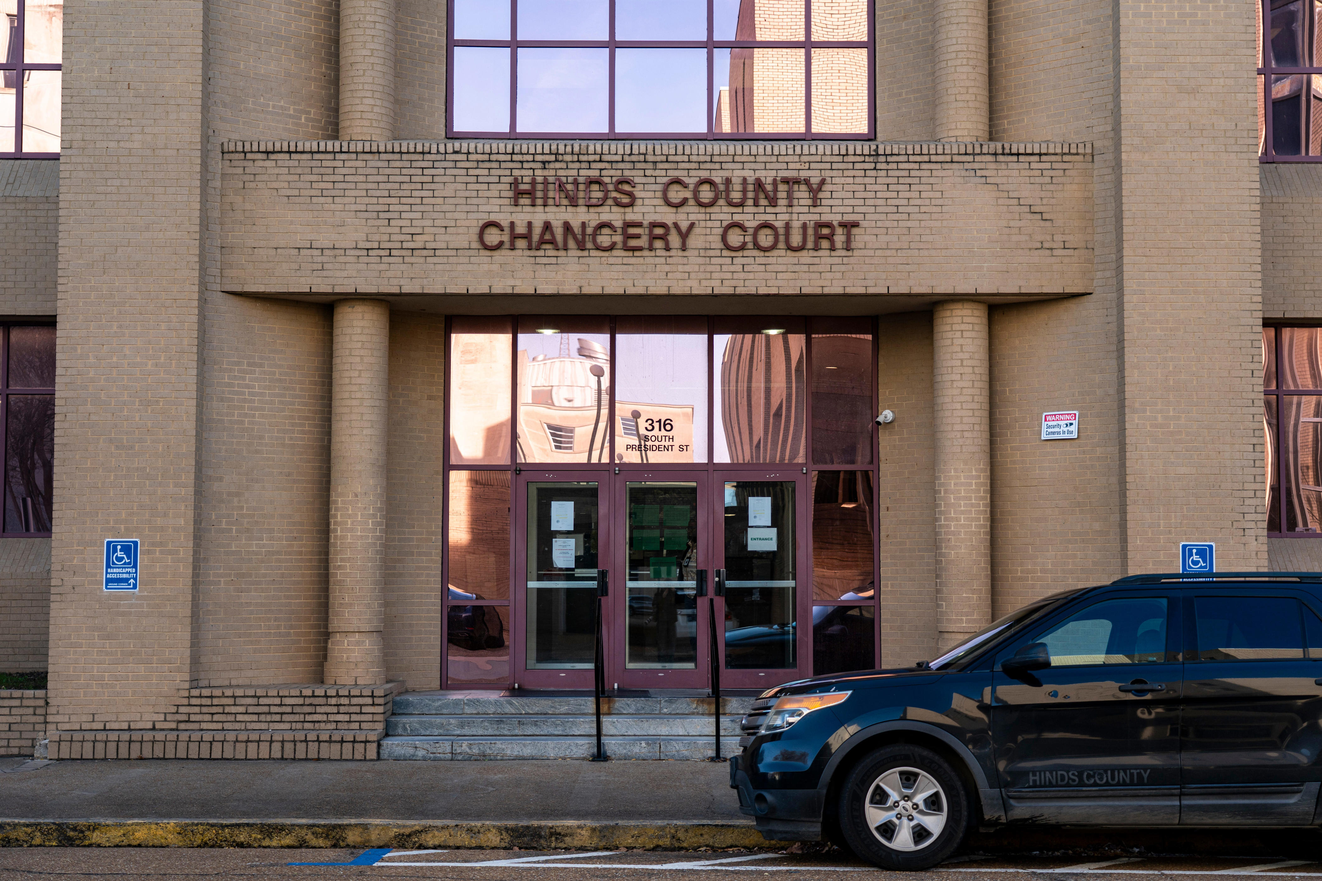 Who takes home the best pay in Hinds County government?