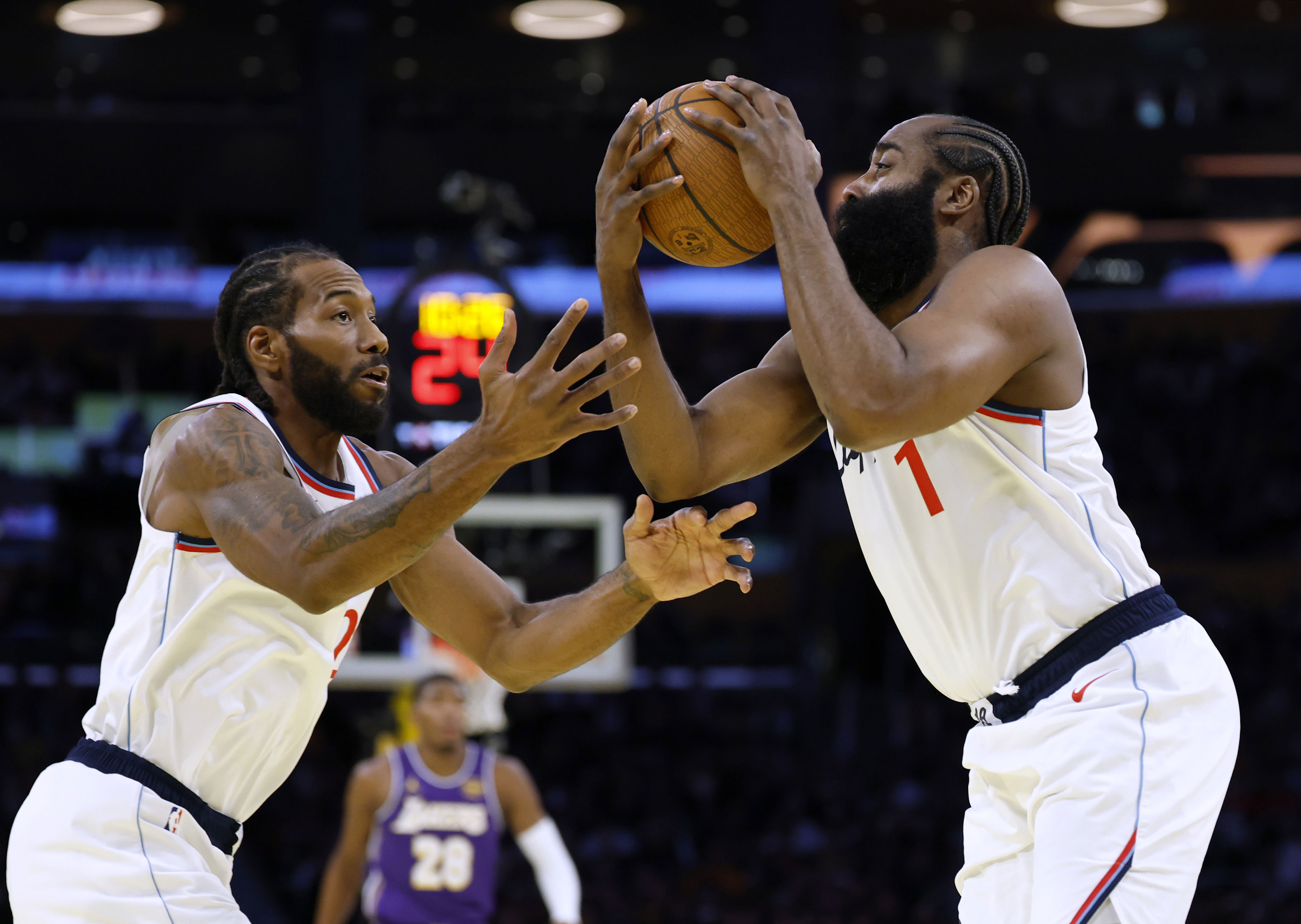 Clippers give shocking response to teams offering trades