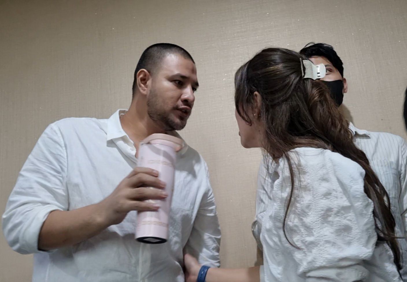 Peluk dan genggam erat tangan dokter Kamelia, Ammar Zoni: Bilang ...