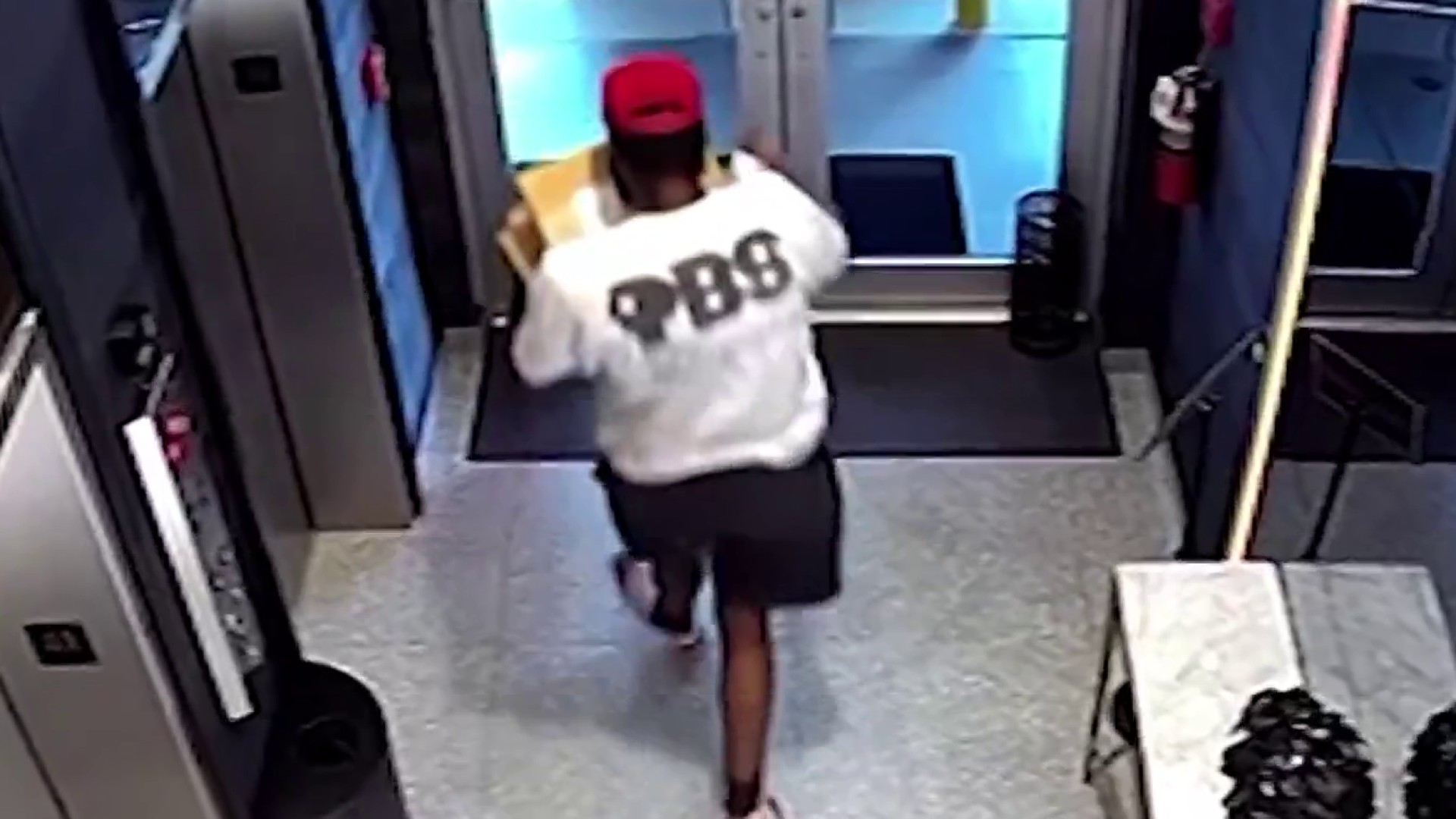 Delivery driver arrested after dropping off food, stealing packages in ...