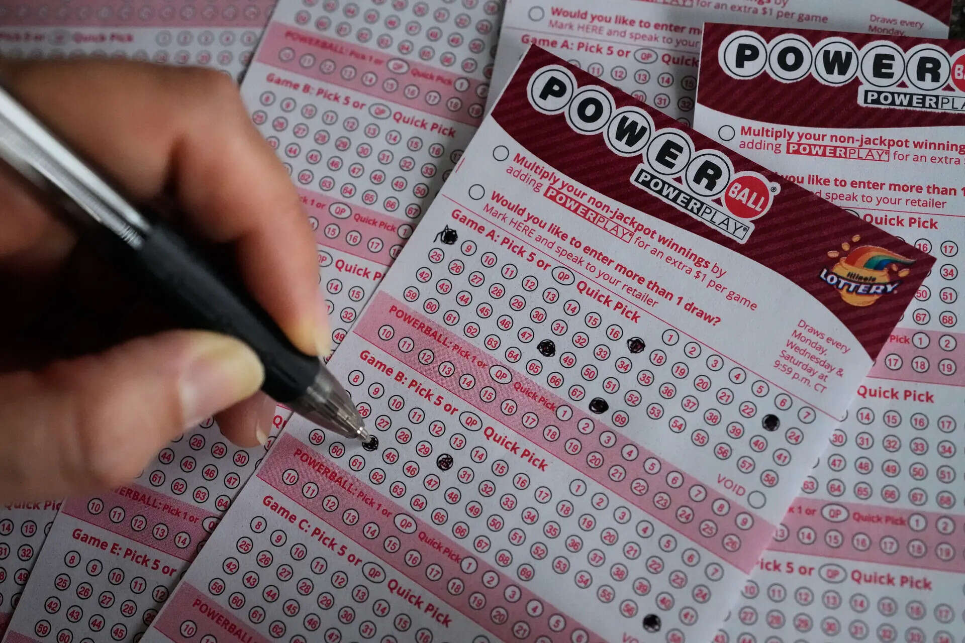 Powerball jackpot winning numbers for December 17 as prize climbs ...