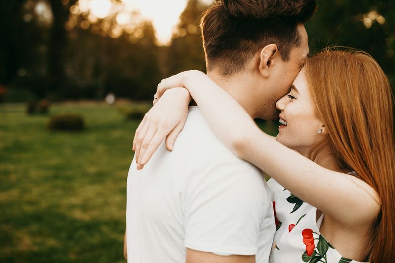 10 things emotionally available men never make you question