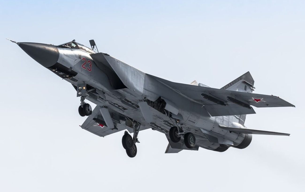 Ukraine's SBU strikes Russian MiG-31 jet, S-400 radar, and Pantsir ...