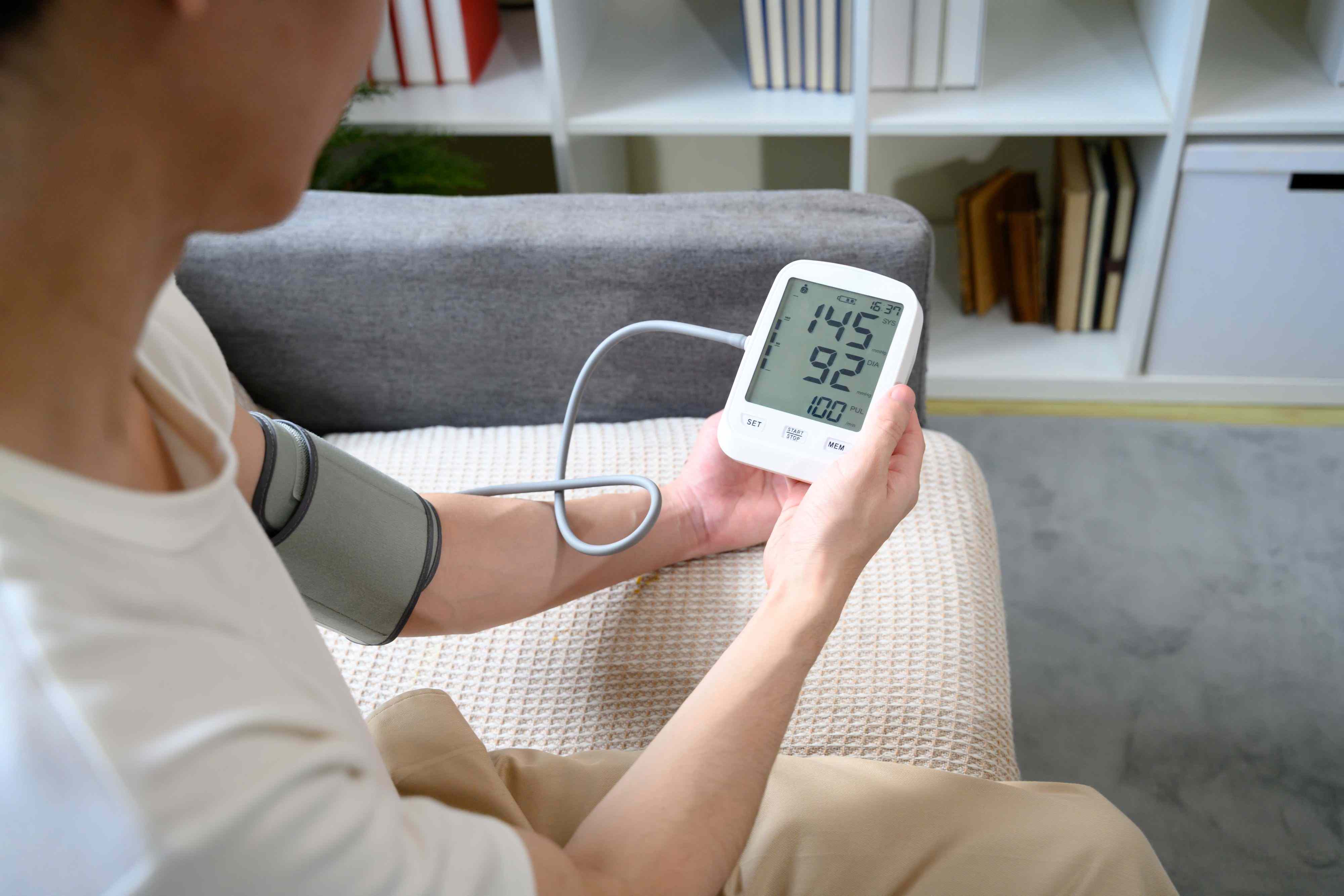 5 common causes and risk factors for high blood pressure