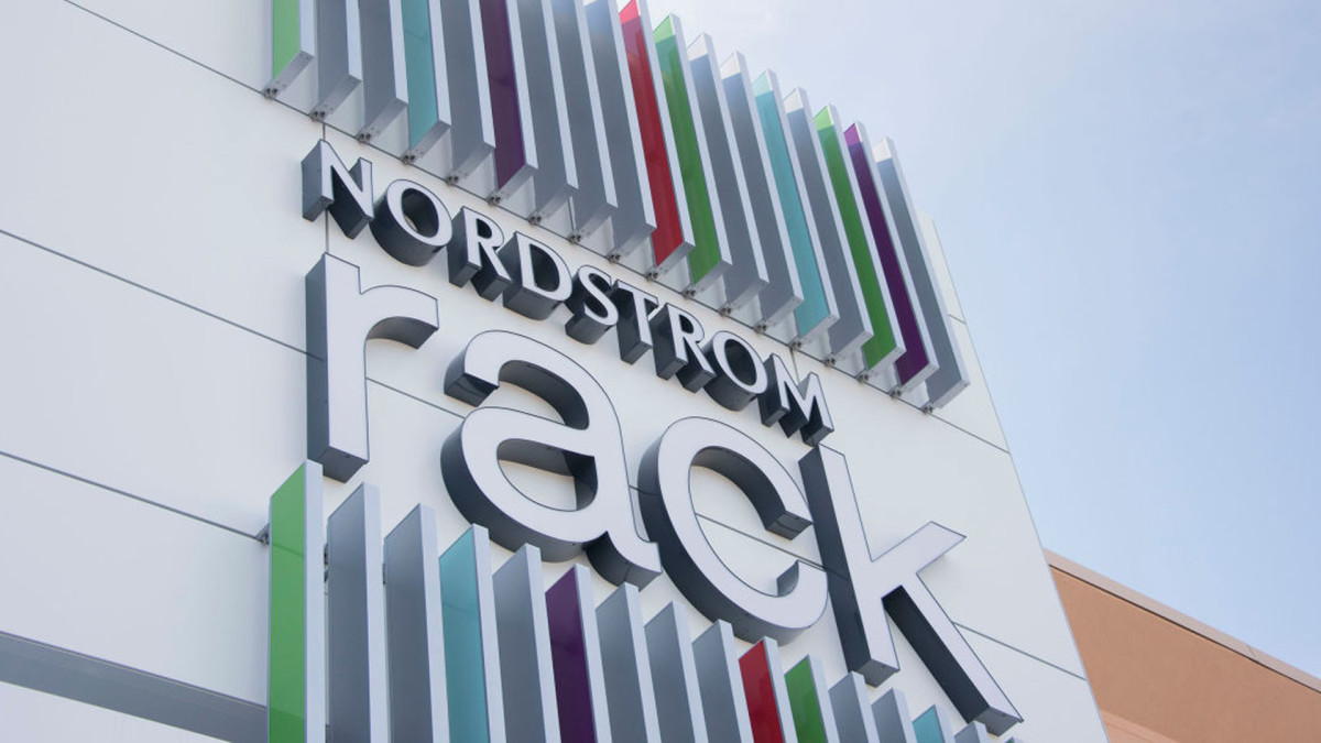 Nordstrom Rack has $50 diamond studs that sparkle perfectly just in ...