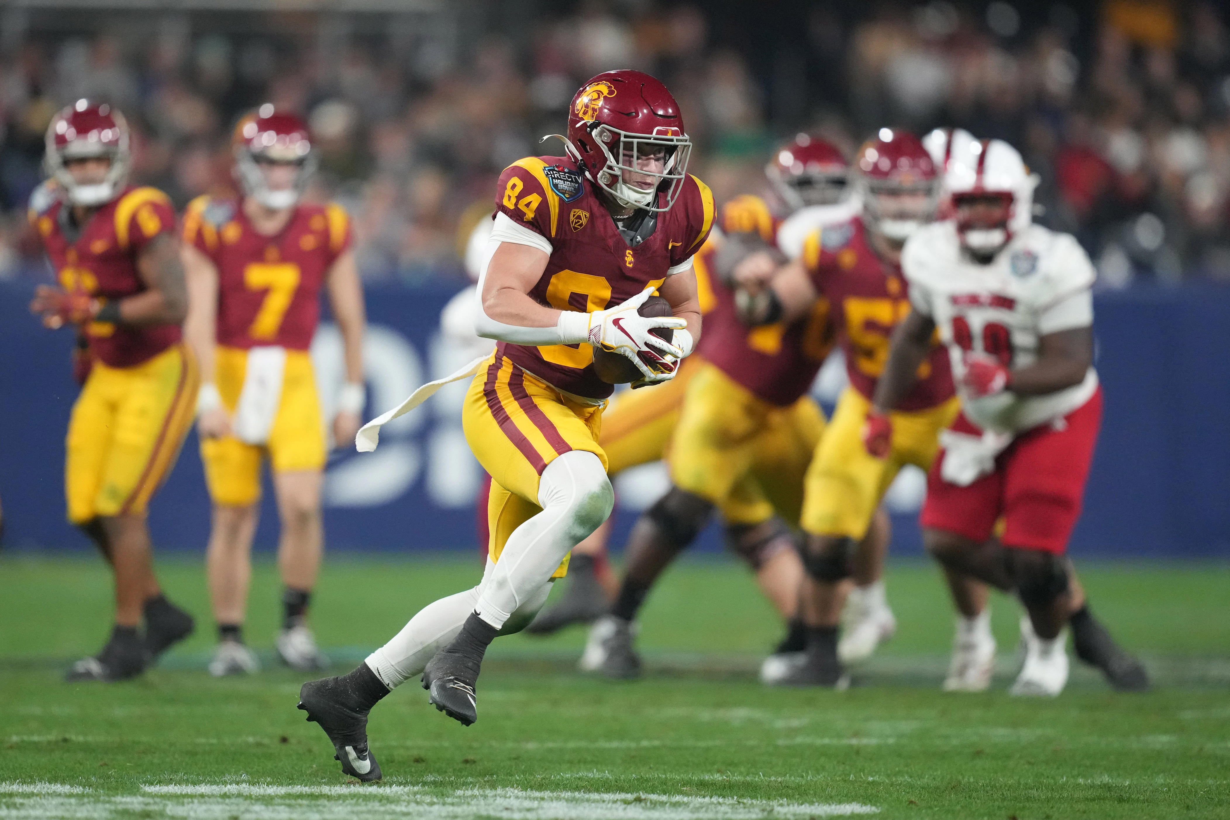 With Walker Lyons, Lake McRee out, who is USC's Alamo Bowl tight end?