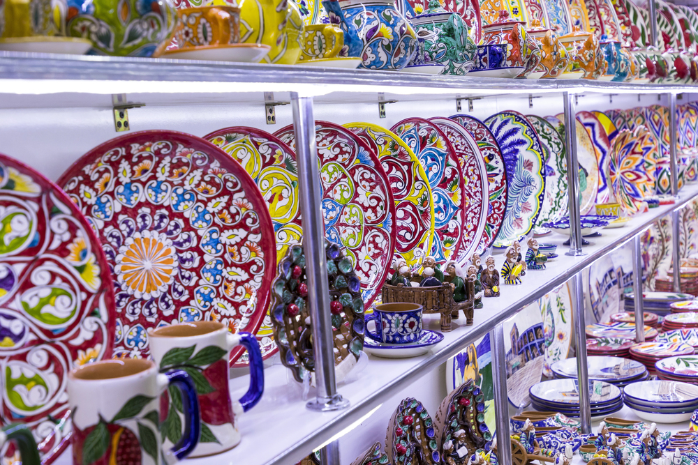 Souvenir ideas travelers actually keep