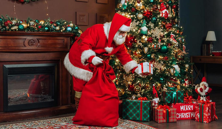 Santa Claus is coming to town — keep up to date on his location with ...