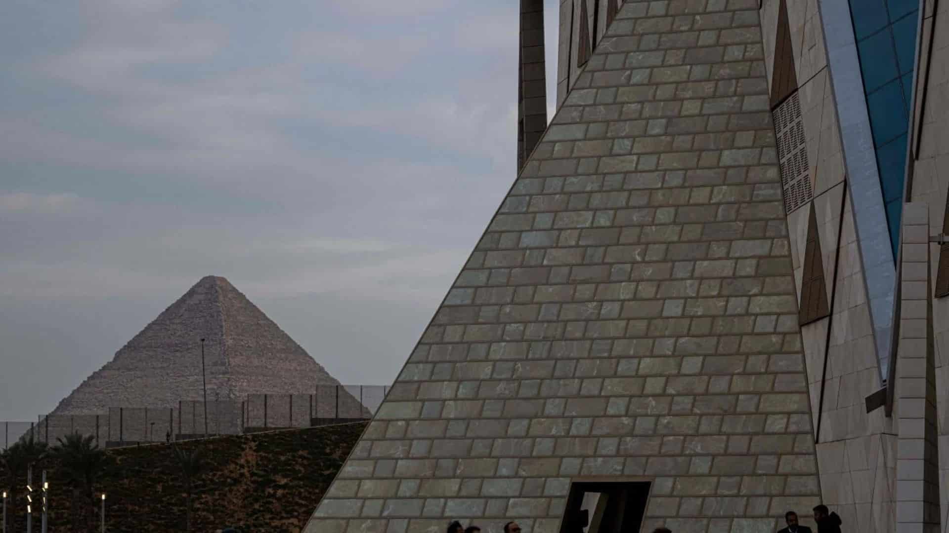 Quiz: Can you name these ancient wonders of the world?