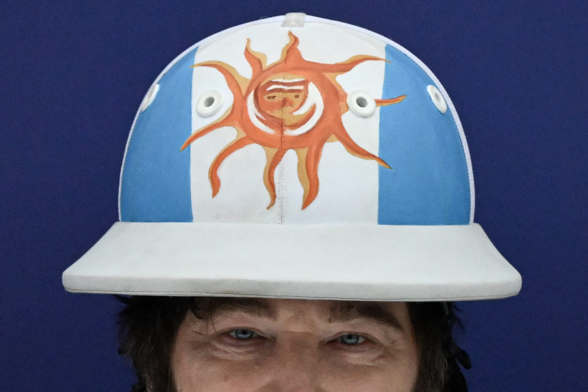 Bad economic news for Javier Milei: jobs destroyed and factories ...
