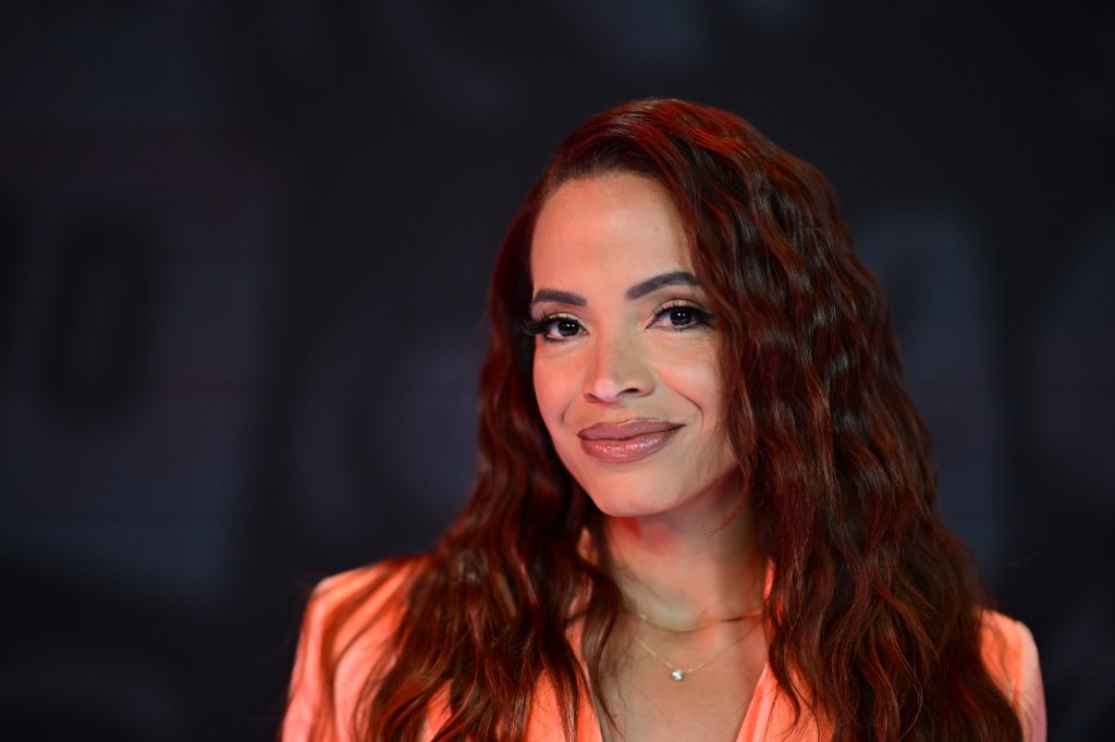 SportsCenter's Elle Duncan will host Netflix's 'Skyscraper Live' as ...