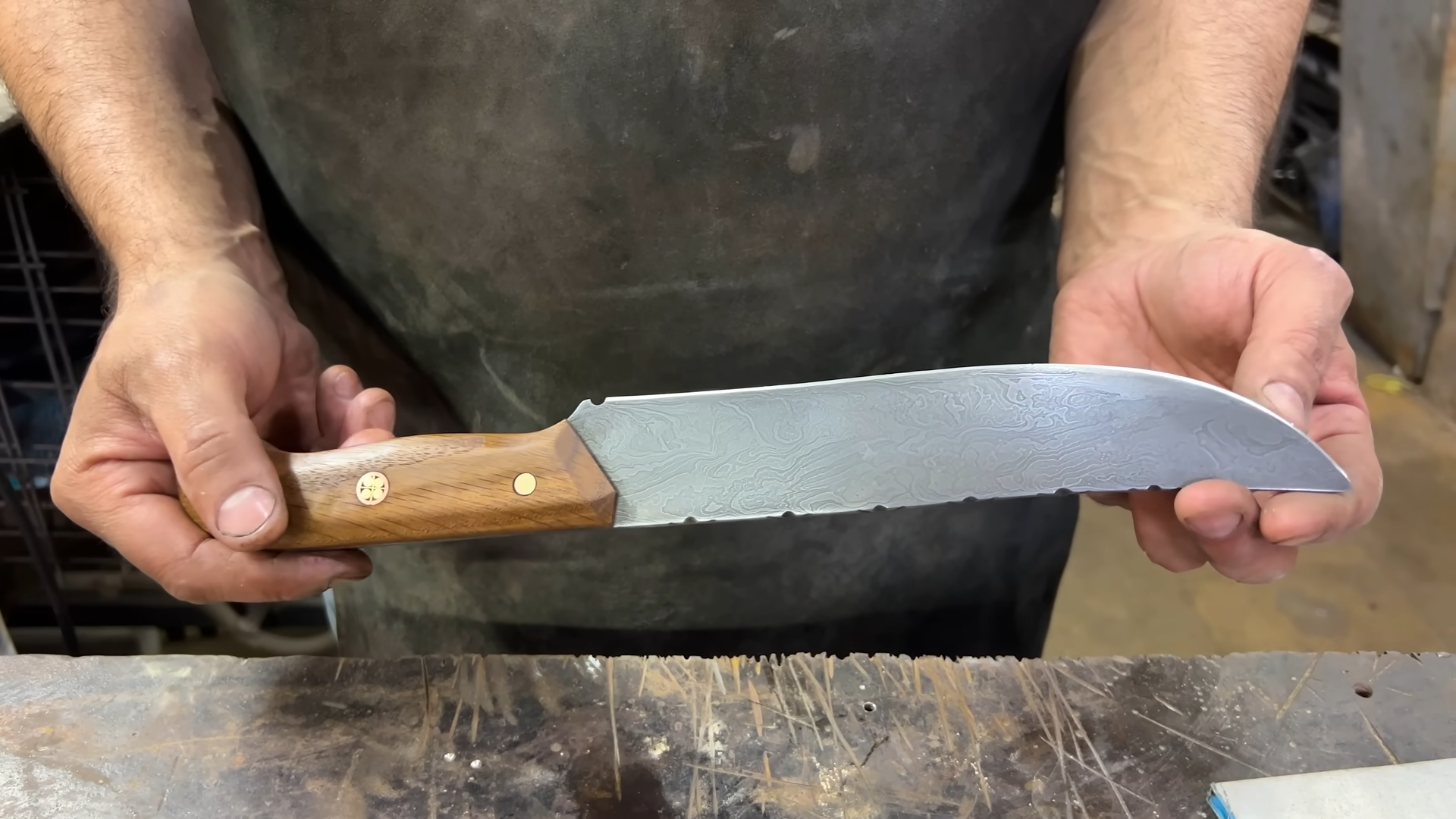 Turning an old saw into a knife that’s almost indestructible