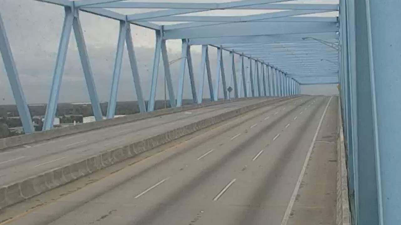 Don Holt Bridge reopens, North Charleston police say