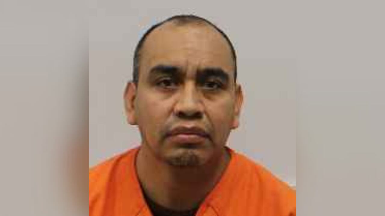 Man accused of ramming ICE vehicle indicted on federal assault charge