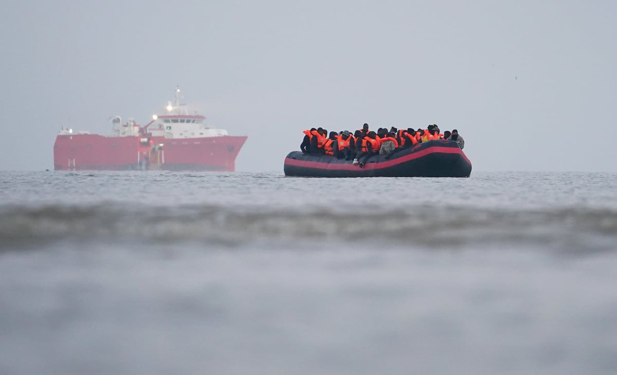 How many migrants crossed the Channel yesterday?