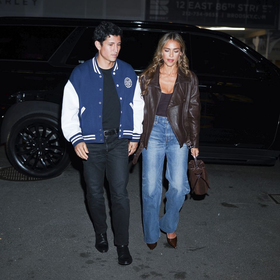 Jessica Alba and Danny Ramirez share a sweet kiss in new PDA-packed ...