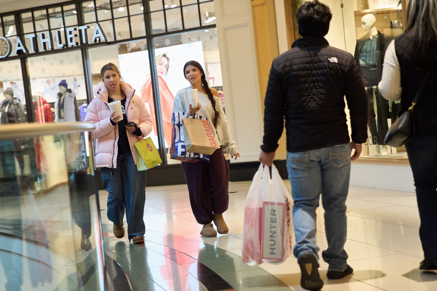 US consumer prices slowed unexpectedly in November, but still up 2.7% ...