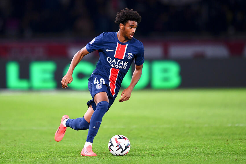 Transfer – A striker extends his contract with PSG!