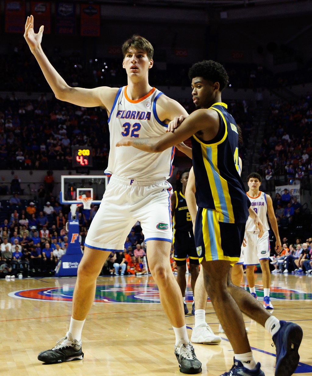 7-foot-9 Olivier Rioux makes college basketball history