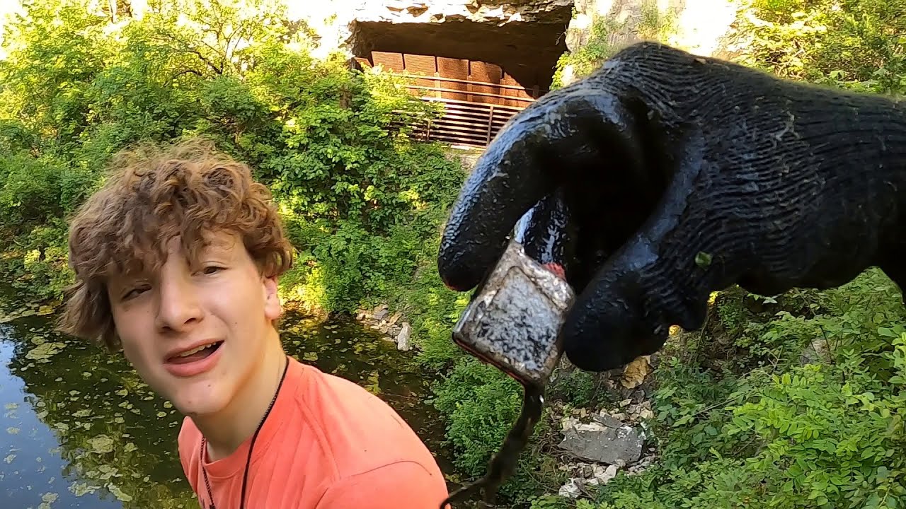 Confronted by police for magnet fishing abandon mine (unbelievable)