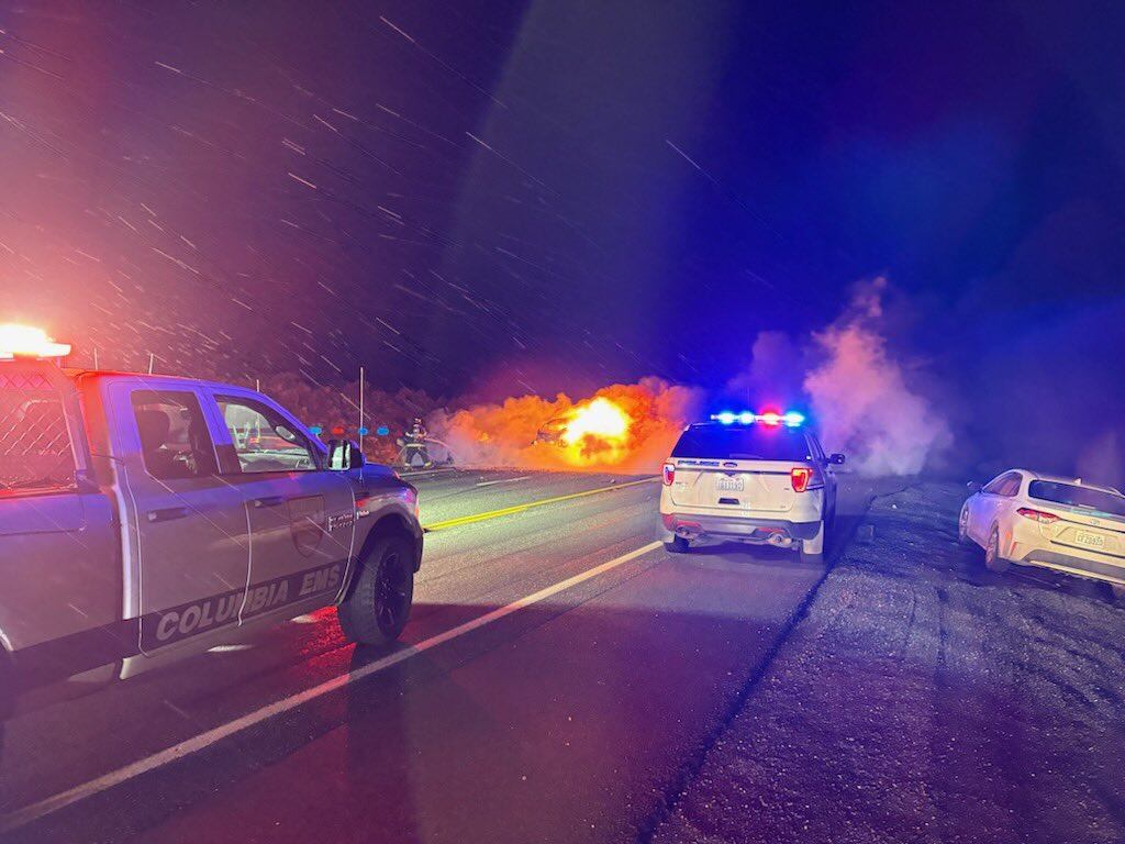 Deadly three-car crash blocked SR 28 in Grant County