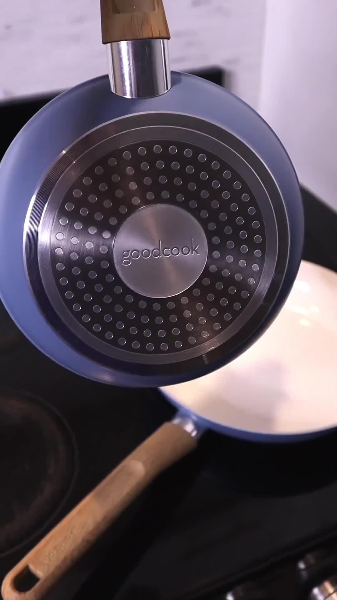 A 10-piece cookware and utensil set for healthier, mess-free cooking ...