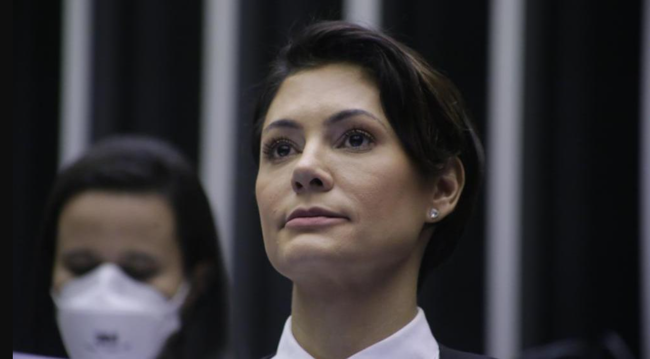 Michelle Bolsonaro critica demora da Justiça e diz que visita ao marido ...