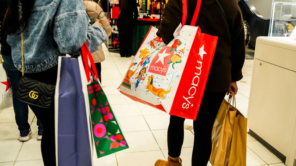 Inflation cooled in November to 2.7%