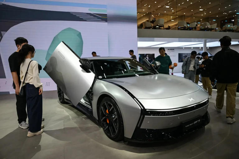 Tesla stock had the EV spotlight this year — this Chinese rival took ...