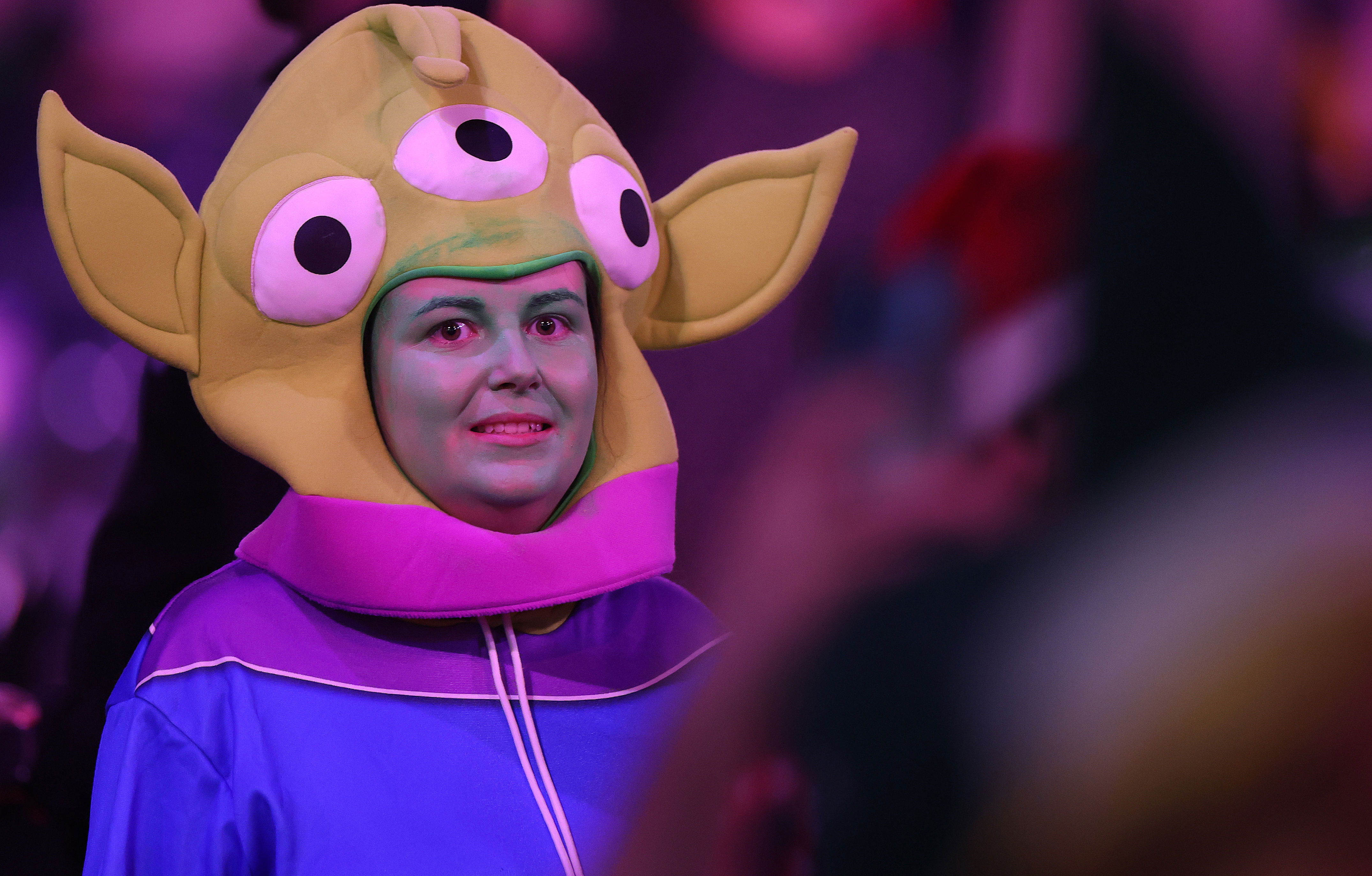 Is the darts back on TV today? World Darts Championship schedule and ...