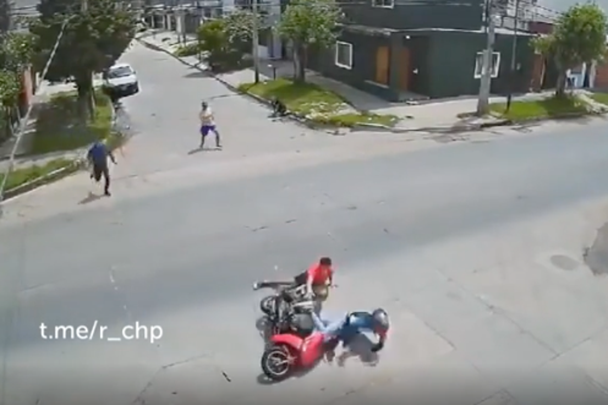 Attempted purse snatching goes very wrong in Argentina